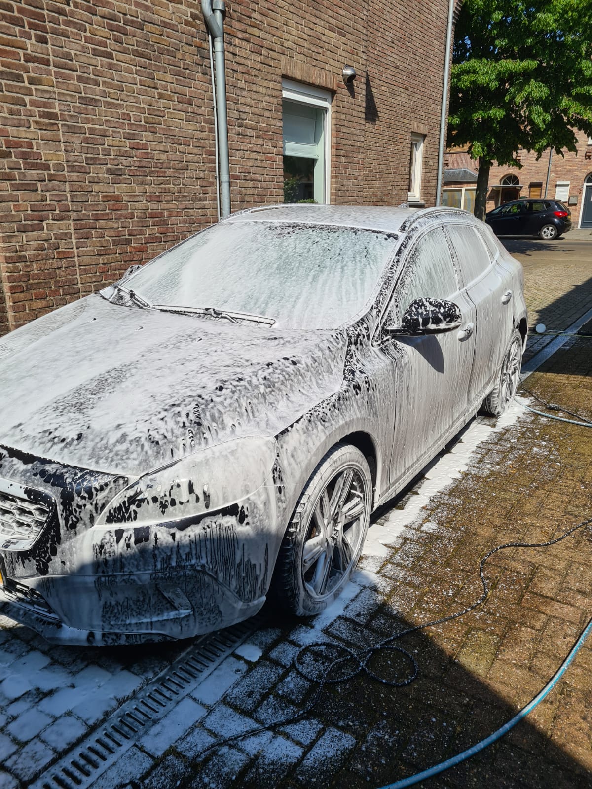 Professionele Auto Reiniging en Verzorging | Lauw Carwash Geleen - Lauw ...